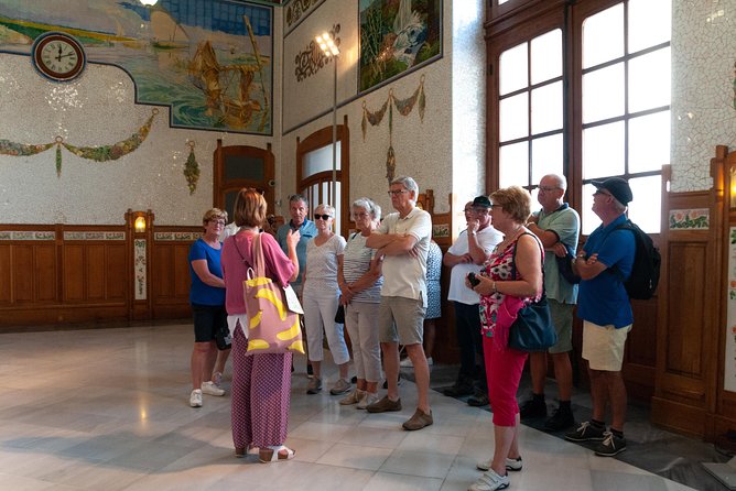 Walking Tour Through the Old Town With a Dutch-Speaking City Guide - Tips for an Enjoyable Experience