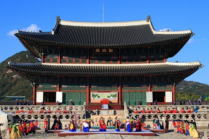 Walking Tour with Gyeongbokgung Palace, Bukchon, Insadong - A Deep Dive Into the Itinerary