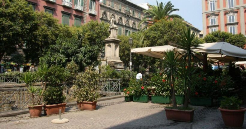 Walking Tour with Underground Naples - Key Points