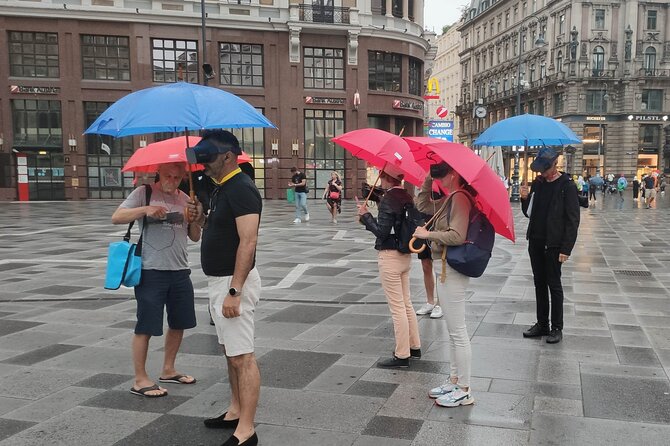 Walking Tours for Time Travelers - Group Size and Intimate Exploration