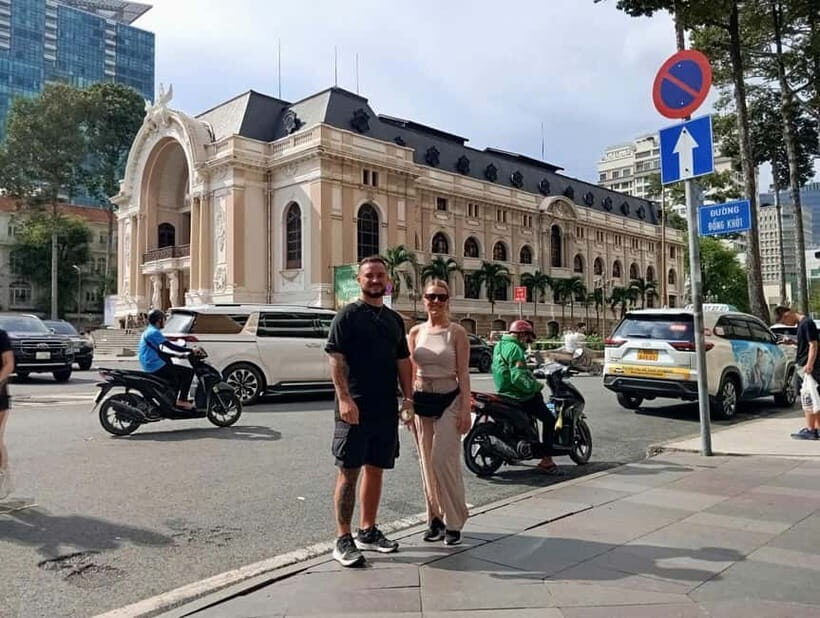 Walking Travel (free footstep, a peaceful mind) - Exploring the Heart of Saigon on Foot