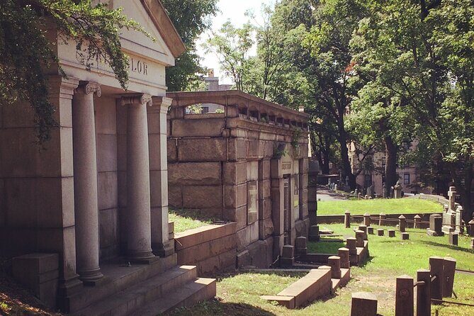 Wall Street Whispers: Trinity Tomb Trek - Authentic Perspectives and What You’ll Love