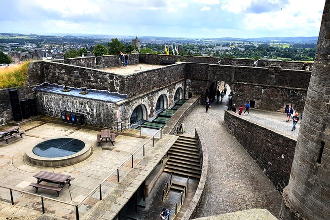 Wallace Monument, Stirling Castle, Linlithgow Palace, Luxury MPV - Booking Information and Pricing Details