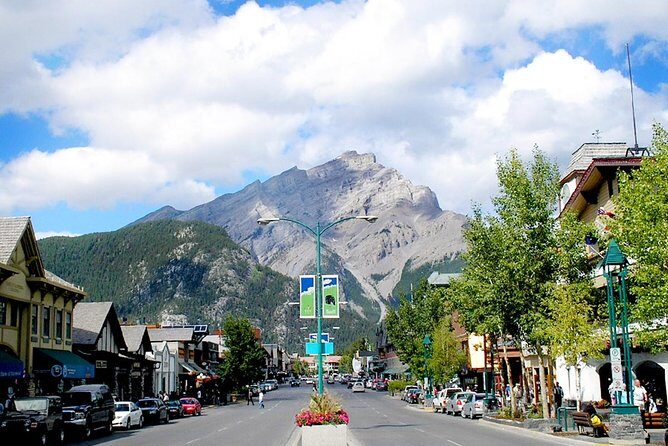 Wapiti - Uncover the Beauty of Western Canada (7-days) - The Sum Up