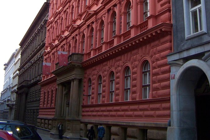 Wars and Totality History tour in Prague - FAQ