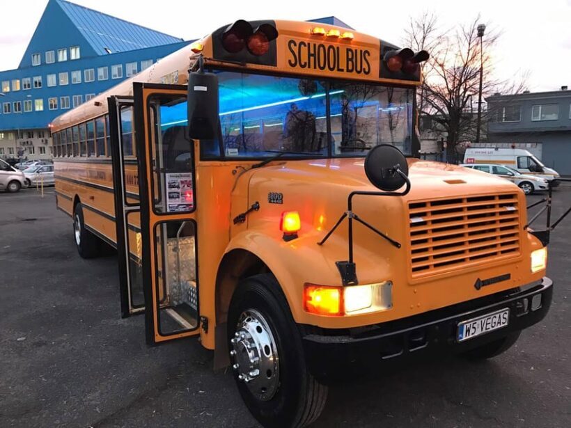 Warsaw: 1 Hour Private School Party Bus Experience - An Introduction to the Retro Party Bus Adventure in Warsaw