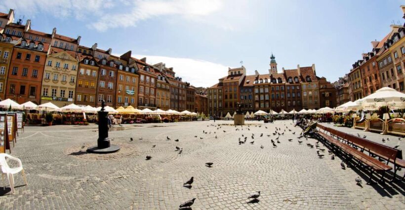 Warsaw: 2-Hour Guided Old Town Walking Tour - Beneath the Surface: Underground Locations