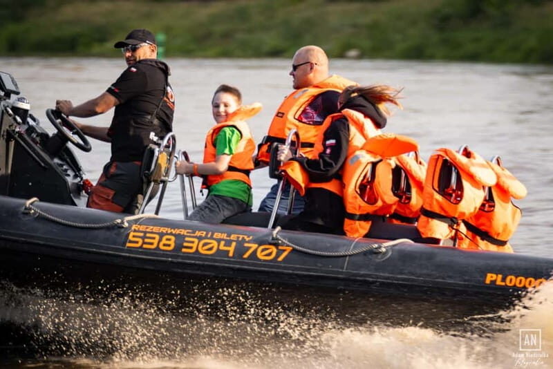 Warsaw: Adrenaline Ride on the Vistula River (Wisa) - An Exciting Way to See Warsaw from the Water