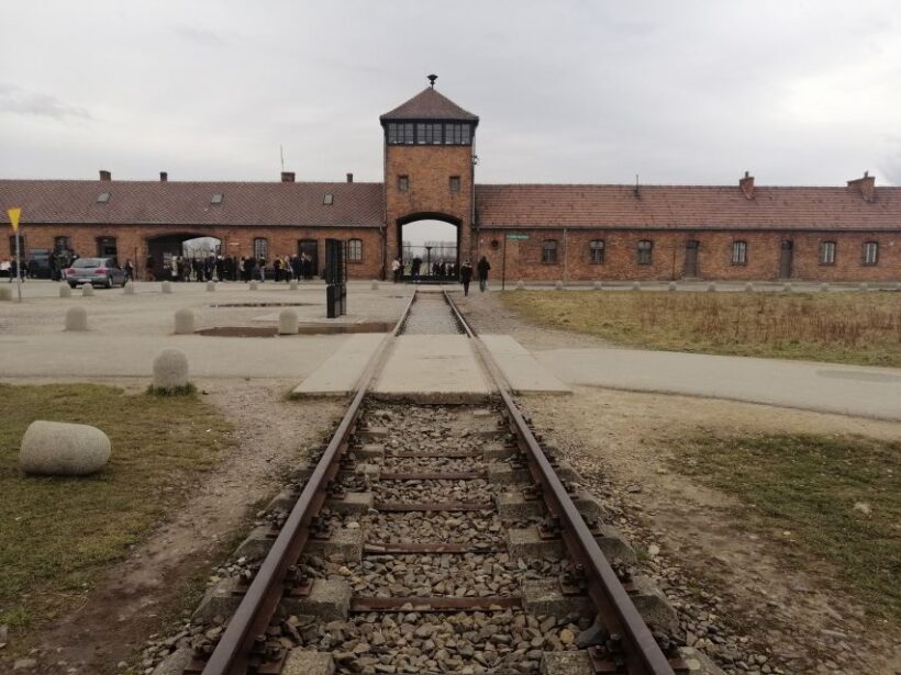 Warsaw: Auschwitz-Birkenau and Krakow Tour by Car - Exploring the Auschwitz-Birkenau and Krakow Tour by Car: A Complete Review
