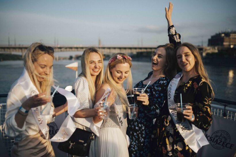 Warsaw: Boat Party with Unlimited Drinks &VIP Club Entrance - The Sum Up
