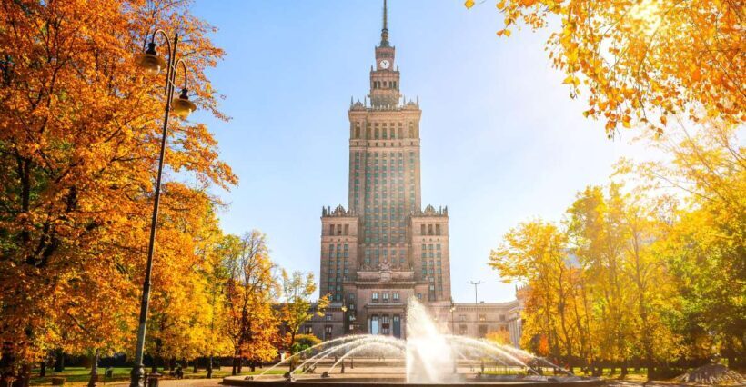 Warsaw: Capture the most Photogenic Spots with a Local - A Close Look at the Experience