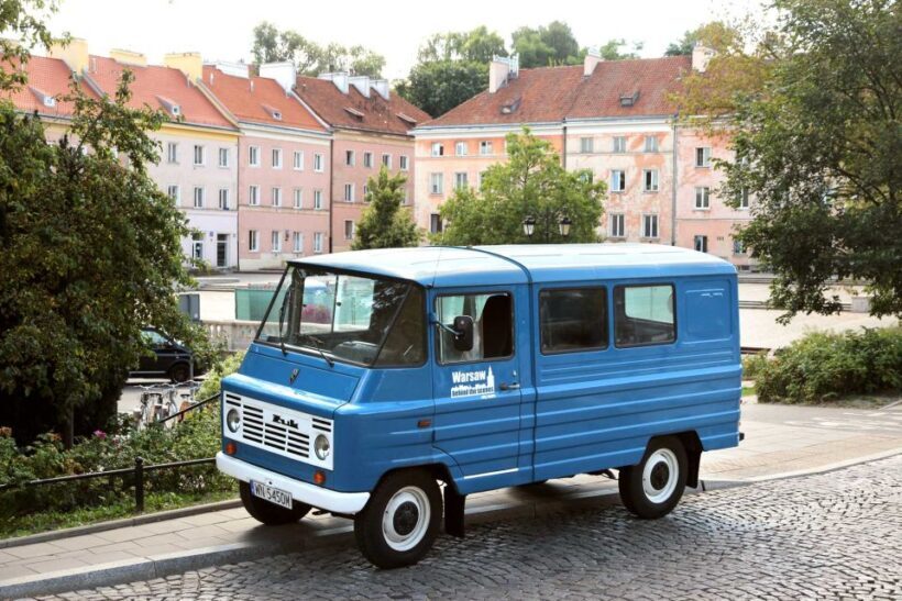 Warsaw: Classic Highlights Private Tour by Vintage Car - Key Points