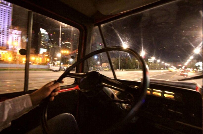 Warsaw: Evening History and Pubs Tour by Retro Minibus - Savoring Polish Vodka and Local Pubs
