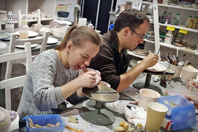 Warsaw: Pottery Decorating Ceramic Workshop - FAQ