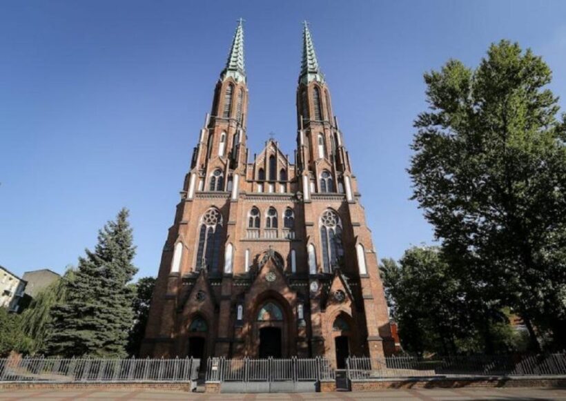 Warsaw: Praga District Tour with Vodka Museum and Tasting - FAQ