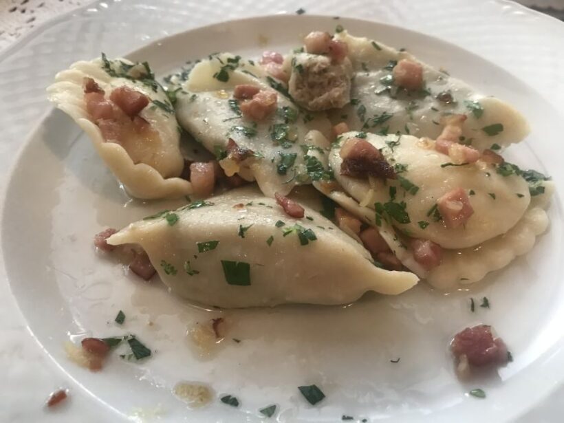 Warsaw: Traditional Food Tour with Old Town Sightseeing - Key Points