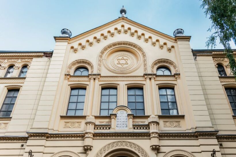 Warsaw: Warsaw Ghetto Private Walking Tour with Hotel Pickup - A Detailed Look at What Makes This Tour Special