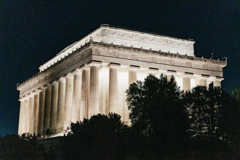 Washington DC: Monuments by Moonlight Nighttime Trolley Tour - FAQ