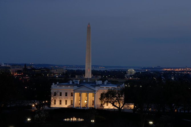Washington DC Monuments by Moonlight Tour by Trolley - The Guide’s Role: Knowledge and Entertainment