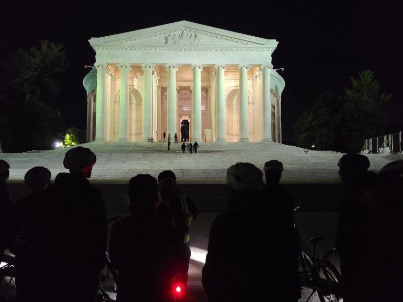 Washington DC: Monuments by Night Bike Tour - Authentic Experiences and Authenticity