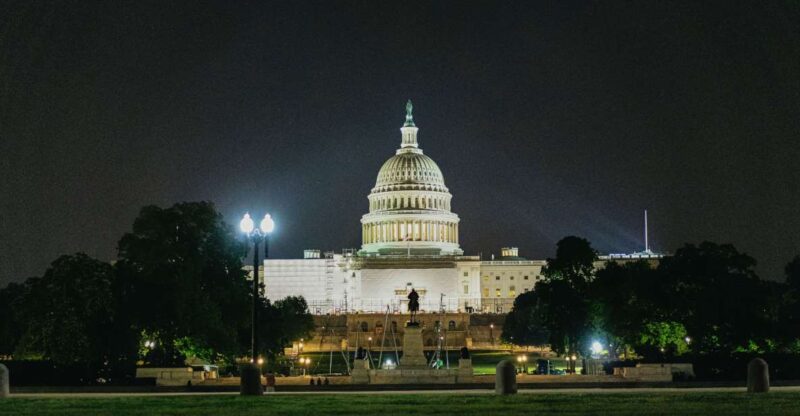 Washington DC: National Mall Night Bus Tour - The Social and Educational Aspect