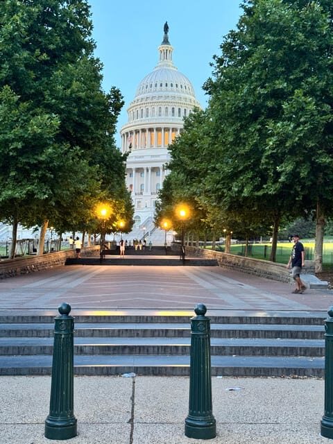 Washington DC: Nighttime Express Sightseeing Tour - Accessibility and Practical Details