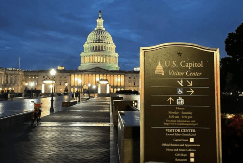 Washington DC: Sightseeing Day Hop-on Hop-off Shuttle Tour - The Benefits of a Mini-Coach Experience