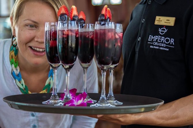 Watching Stunning Sunset with Cocktail and Dinner on Luxury Cruise - Food, Drinks, and Entertainment