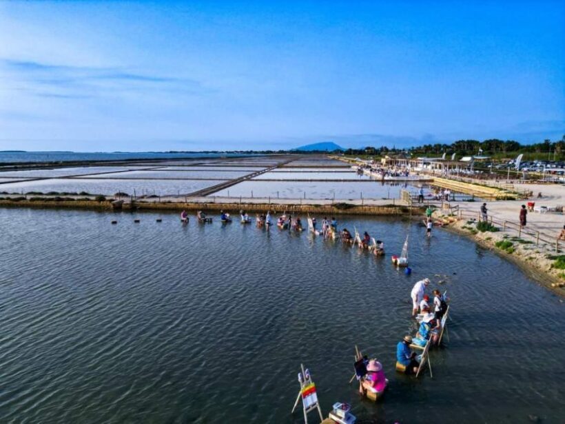 Water painting in the salt pans of Marsala - The Sum Up