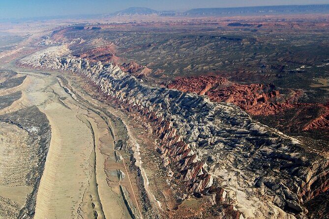 Waterpocket Fold Offroad Tour to Strike Valley Overlook - Who Should Consider This Tour?
