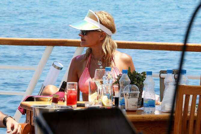 Wave Dancer Sunshine Full Day Cruise - All Inclusive - FAQs