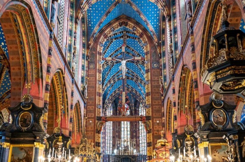 Wawel Castle, Old Town with St. Mary's Church Guided Tour - FAQ