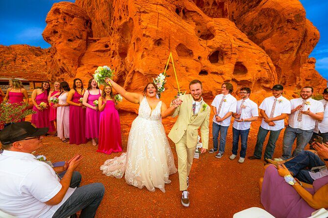 Wedding with Photographer in the Valley of Fire - Authentic Experience and Customer Feedback