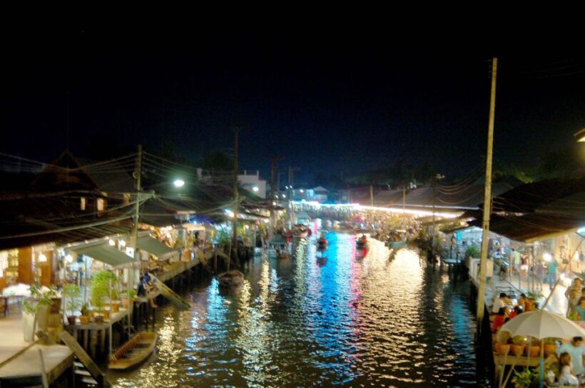 Weekend Amphawa Floating Market & Train Market Private Tour - Transportation and Group Size
