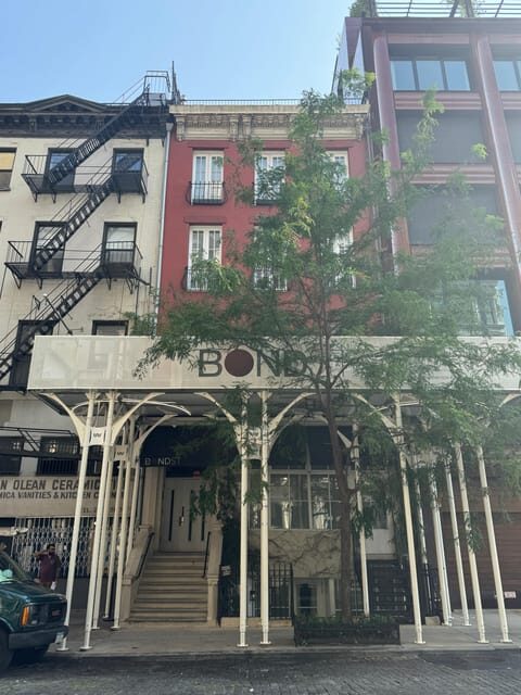 Welcome to New York: A Tour of Taylor Swift Hotspots - A Closer Look at the Tour Itinerary and Experience