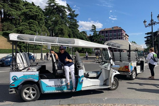 Welcoming Tour Madrid - Admiring Cibeles Fountain