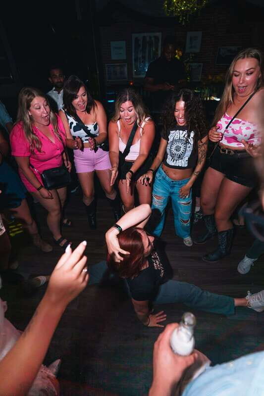 West Coast Party Crawl - Route B - Who Is This Tour Best For?