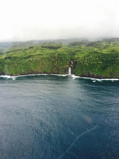 West Maui and Molokai Special 45-Minute Helicopter Tour - The Highlights in Detail