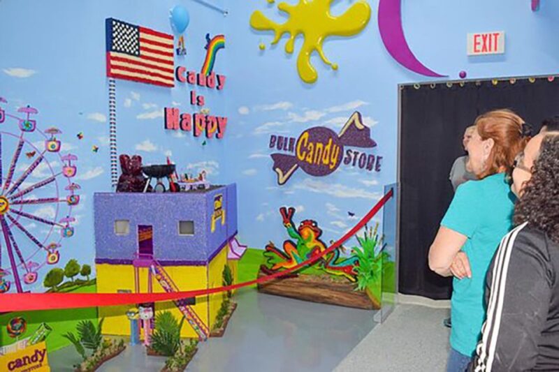 West Palm Beach: 45-Minute Candy Evolution Tour with Guide - Key Points