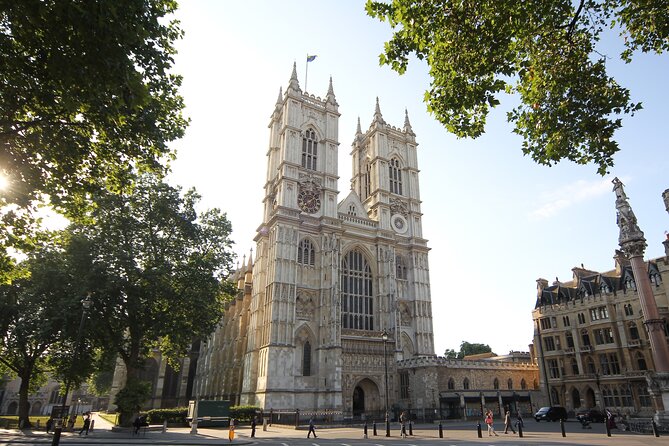 Westminster Abbey Entrance Ticket Including Audio Guide - Navigating the Audio Guide and Multimedia Experience