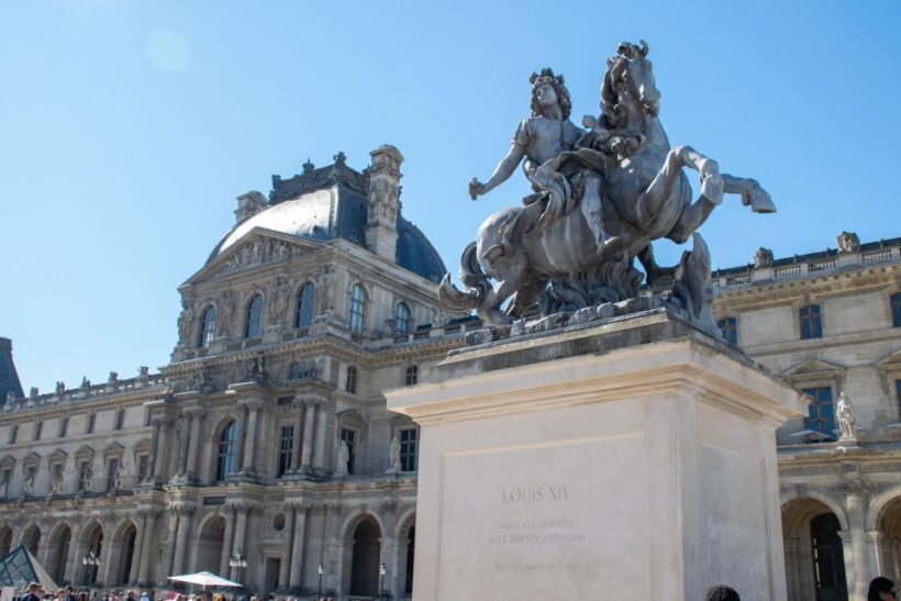 Wheelchair-Frendly Private Louvre Tour  Stress-Free & Easy - Key Points