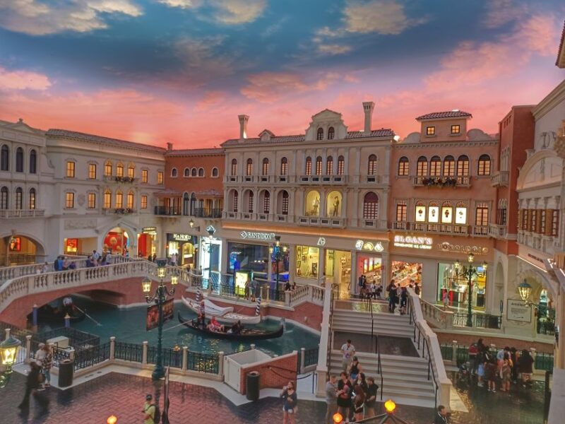 Where the Spots Are: Las Vegas Strip Walking Tour - The Itinerary in Detail