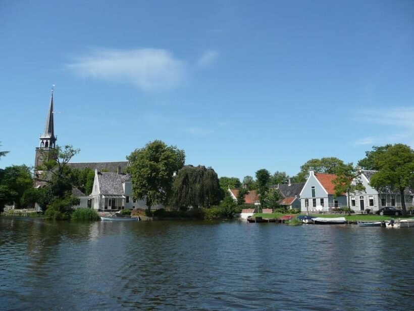 Whisperboat rental in beautiful area close to Amsterdam - The Sum Up
