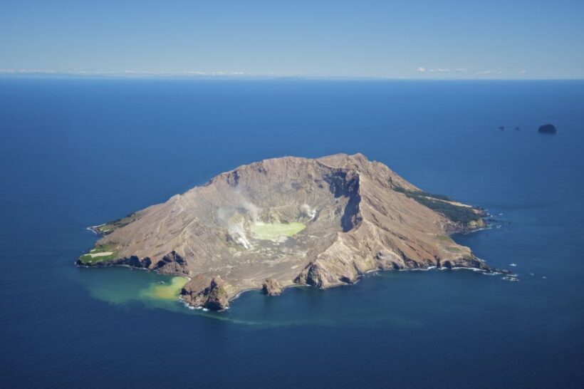 White Island & Whale Island 1-Hour Volcano Scenic Flight - Key Points