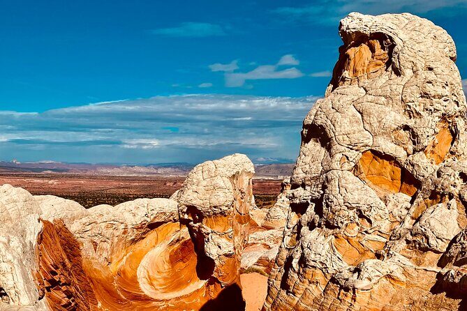 White Pocket Morning Off-Road Guided Hike Activity (Small Group) - Starting the Day: From Kanab to White Pocket