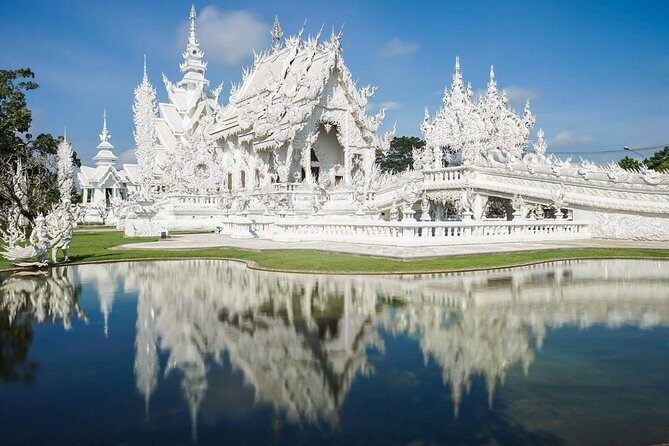 White Temple, Black House Museum and Hot Spring Tour from Chiang Mai (SHA Plus) - FAQ