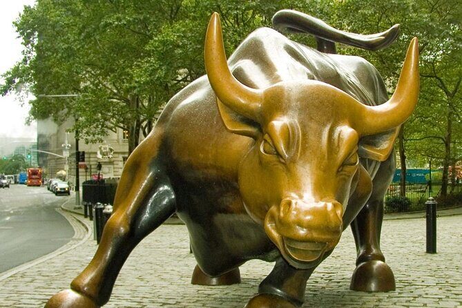 Whitney Museum of American Art and Manhattan Walking Tour - Key Points