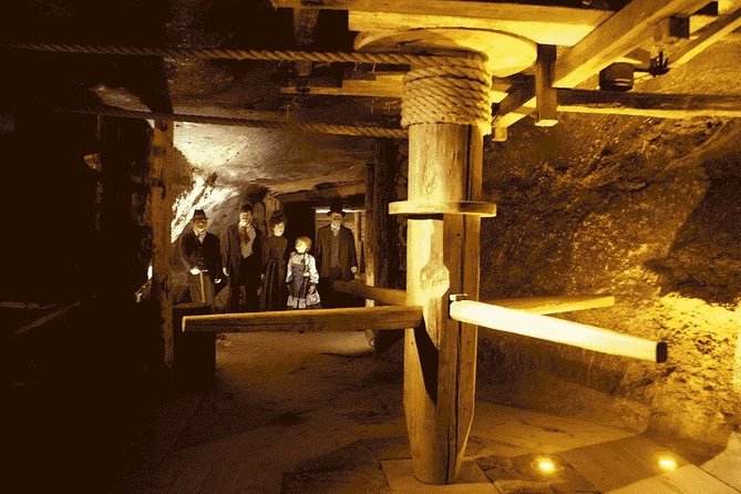Wieliczka Salt Mine Tour - Exploring the Wieliczka Salt Mine