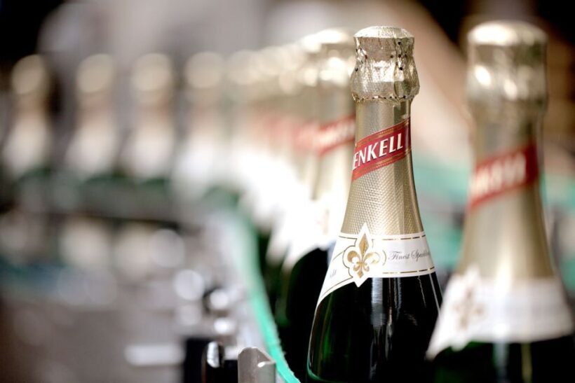 Wiesbaden: Sparkling Winemaking Tour with 3-Glass Tasting - Key Points