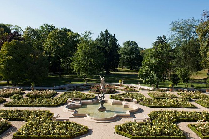 Wilanow Royal Palace : SMALL GROUP /inc. Pick-up/ - Exploring the Spectacular Gardens